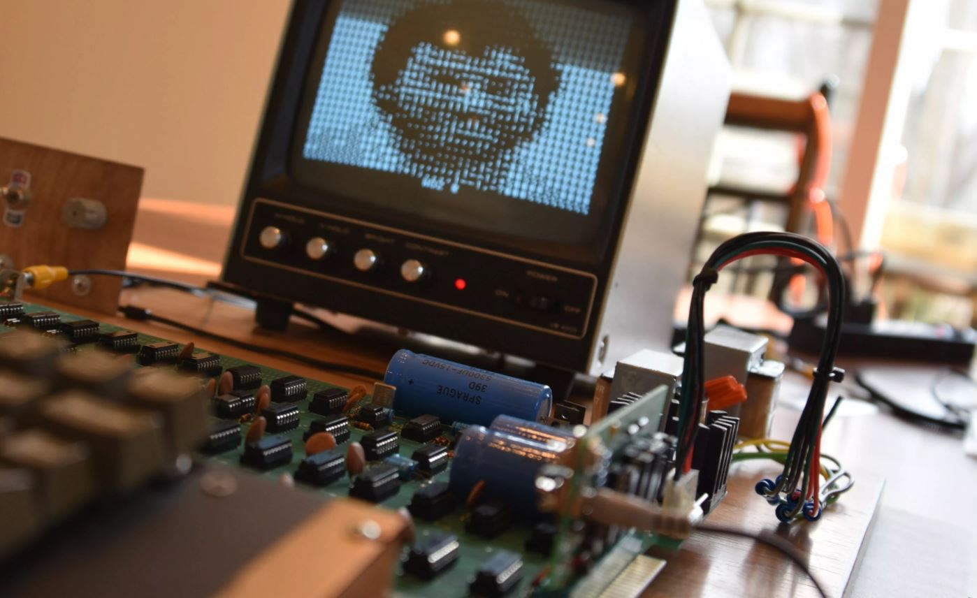 Rare Apple-1 computer fetches $375K at auction, but that isn't the ...