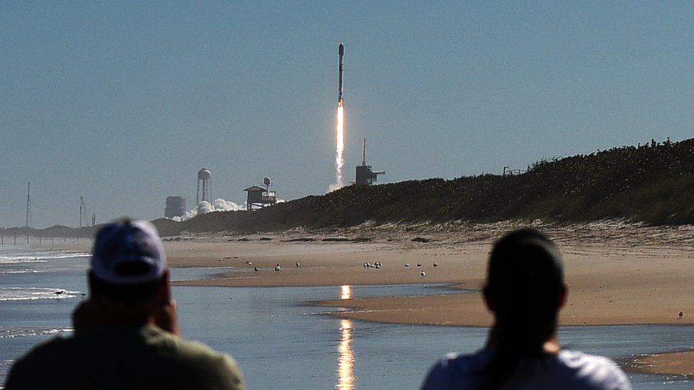 SpaceX valued at $137 billion in latest $750 million funding round ...