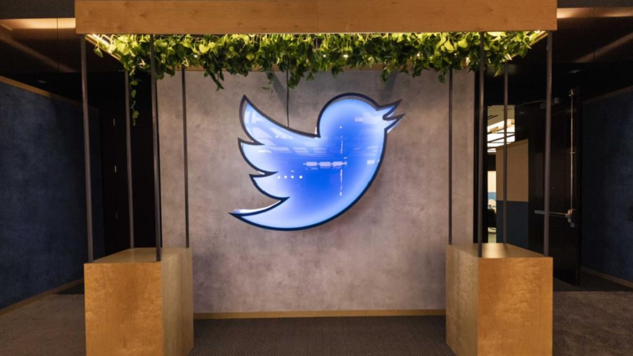 Twitter auctions off office furniture, break room appliances & a big ...