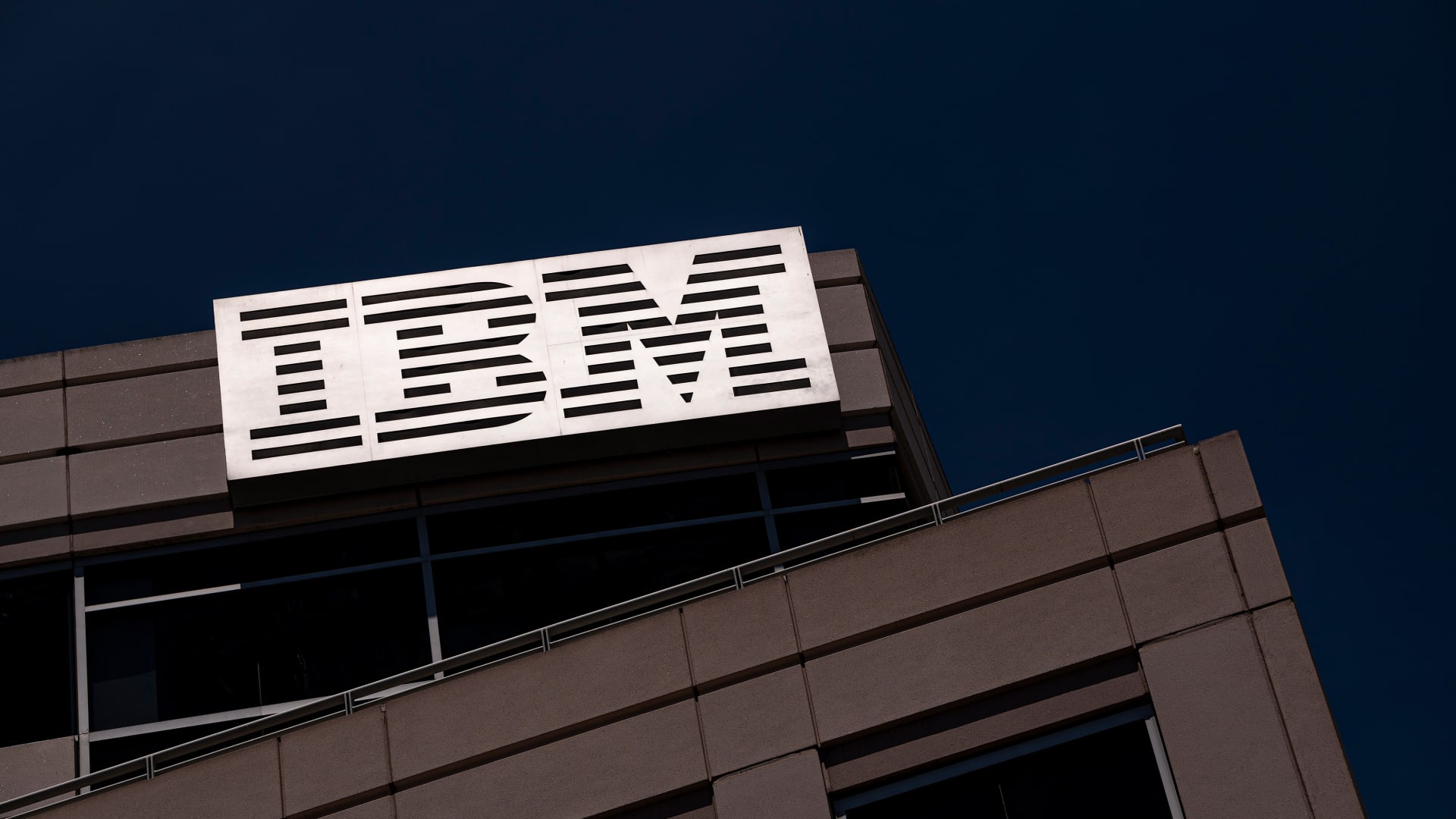 IBM Q3 2023 earnings results beat revenue & whisper number EPS ...