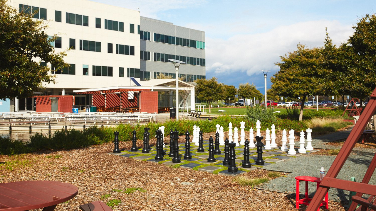 Google lays off around 200 'Core' employees and will replace them with ...